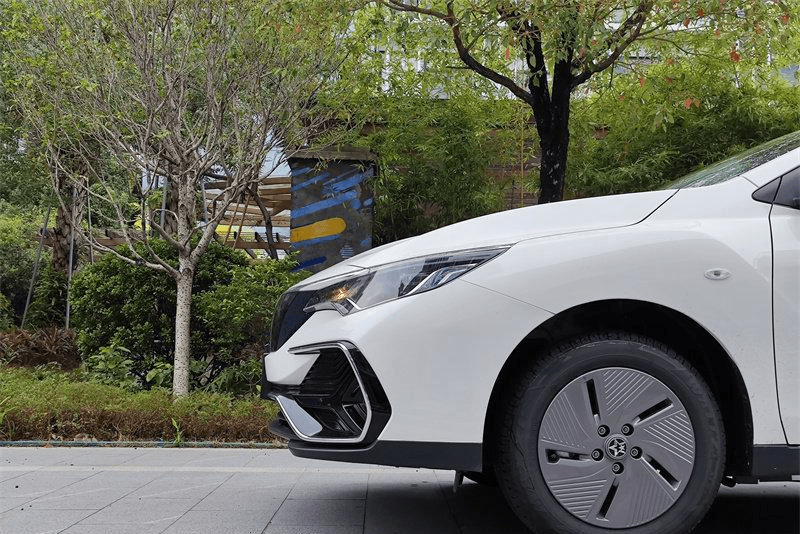 燃油车的驾驶感？东风日产启辰D60 EV体验 标准的家用代步车！_搜狐汽车_搜狐网