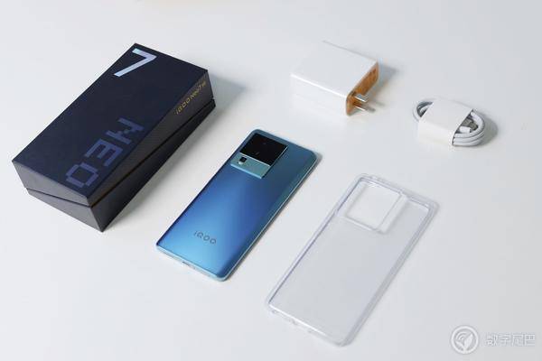 天玑 8200+120W 快充，iQOO Neo7 SE 稳坐 2K 性能神机？_手机_游戏_设计