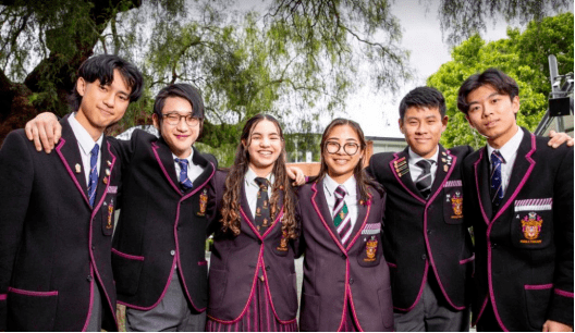 独家资讯！揭秘2022维州VCE表现最好的公校与私校，多数院校成绩创历史新高，更有华裔状元透露独家学习方法！_First_College_年级