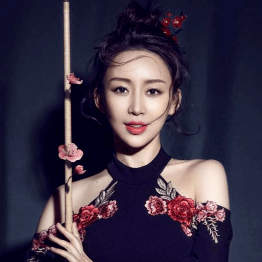 九球天后虎牙首秀,潘晓婷pk郑宇伯孟鹤堂领衔台球嘉年华姿态直播中国