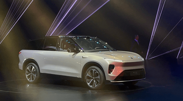 45.8万元起！蔚来全新ES8发布 续航900km 颜值巨高_搜狐汽车_搜狐网