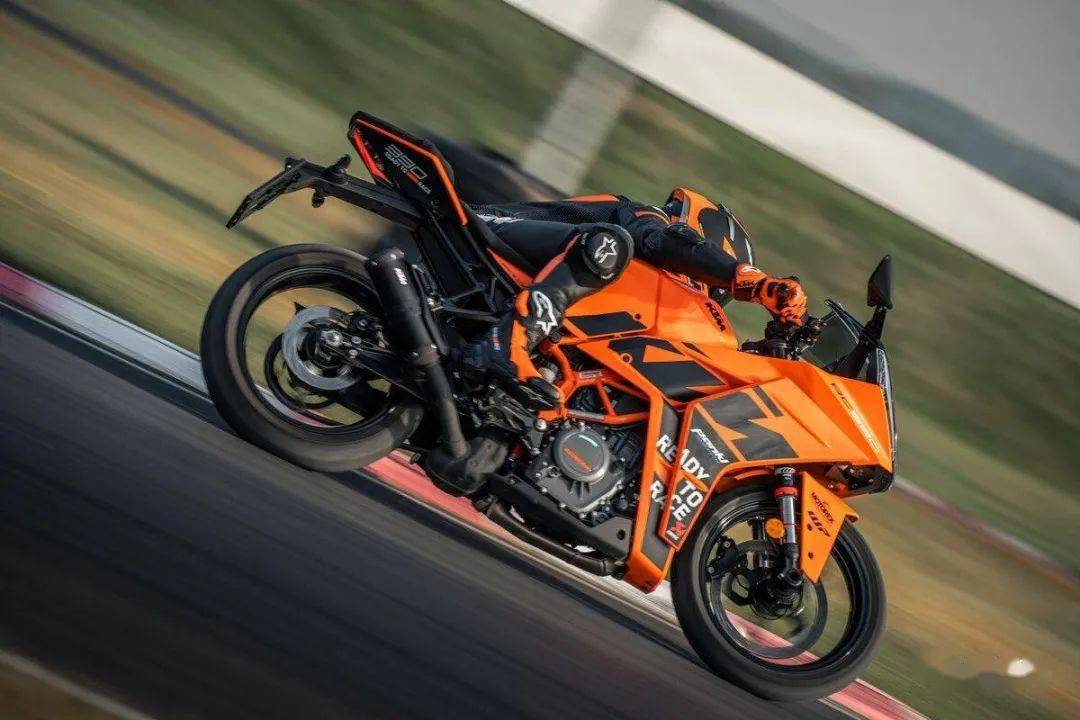 更具科技和运动感的2023款KTM RC390_搜狐汽车_搜狐网