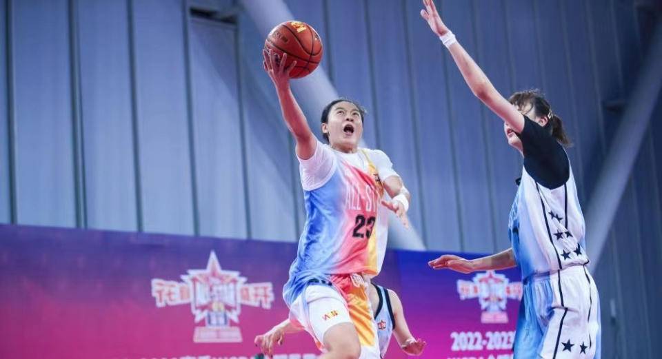 体坛午爆｜WCBA全明星周末收官，麦克勒莫加盟山东男篮_凯里·欧文_独行侠_赛季