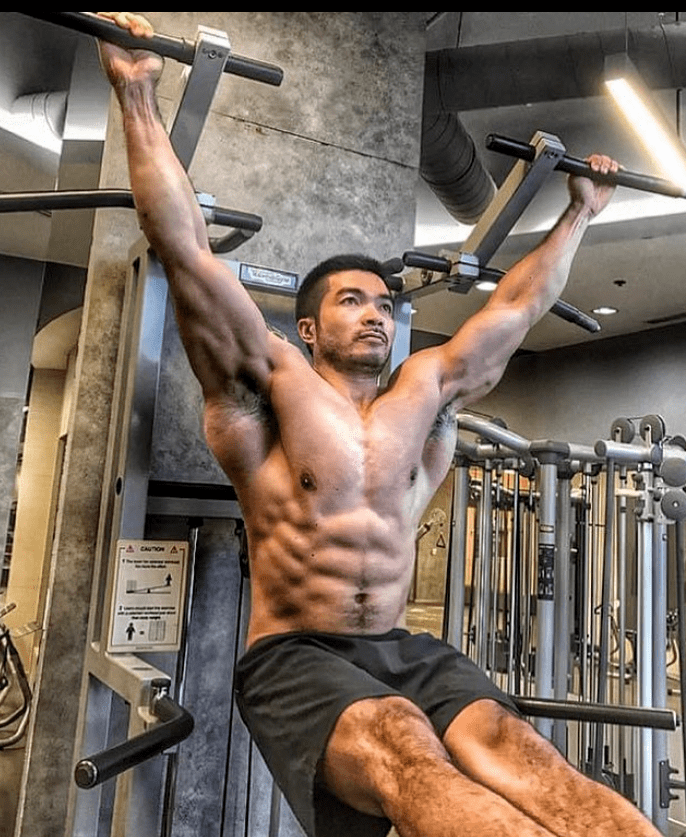 长满胸毛的壮熊大叔_piak