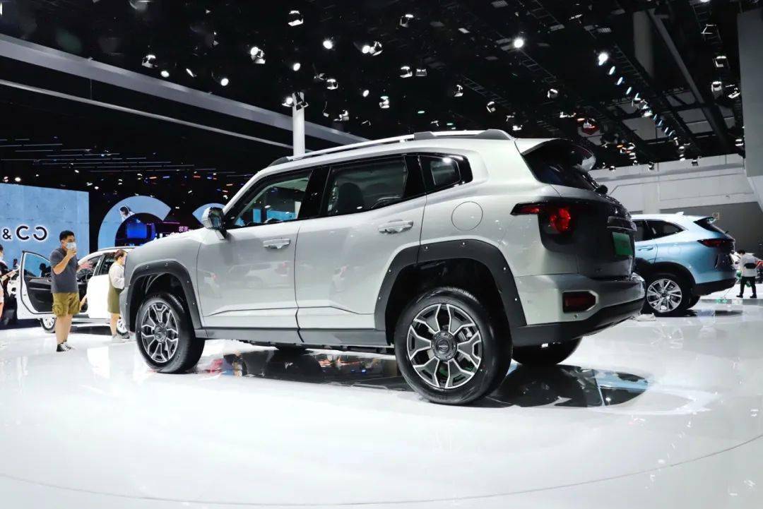 哈弗大狗要换代？轴距2810mm，依旧复古风，开起来更省了！_搜狐汽车_搜狐网