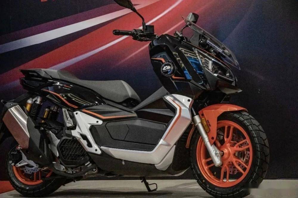 钱江高产又高能！首款国产650V缸拉力及四缸仿赛增配弯道ABS亮相_搜狐汽车_搜狐网