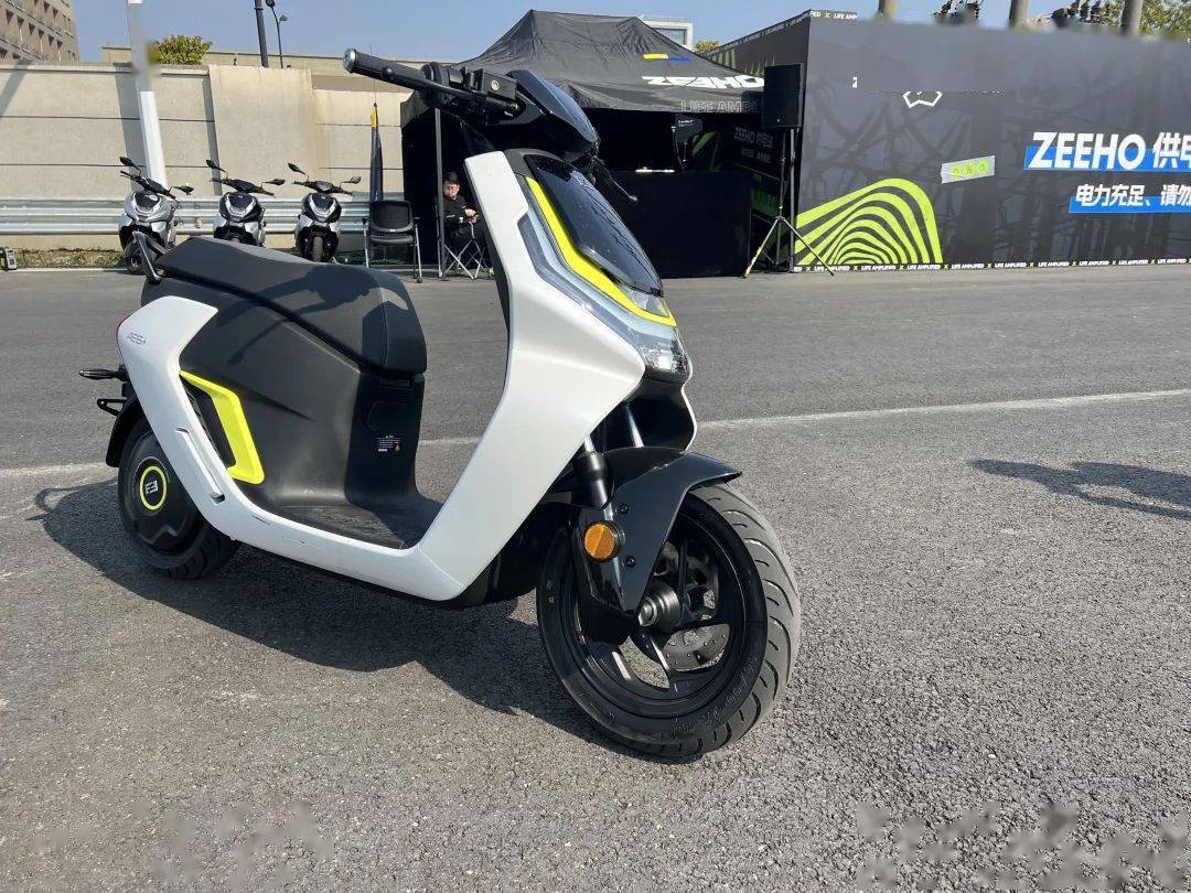 都市运动电踏板，极核AE6上市，售价11980_搜狐汽车_搜狐网