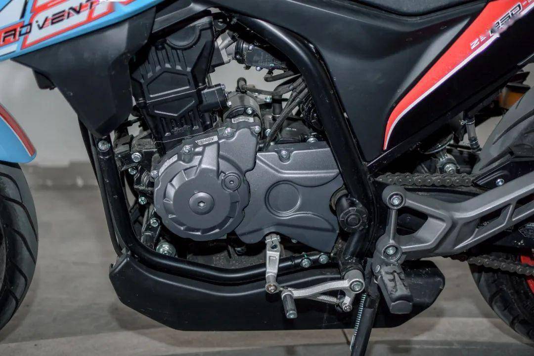 博采众长！熟悉的车架+熟悉的发动机+熟悉的减震=宗申马拉古蒂M250R_搜狐汽车_搜狐网