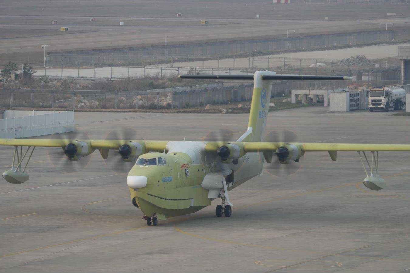 起步即冲刺！第四架AG600M首飞成功！_飞机_首次飞行_灭火