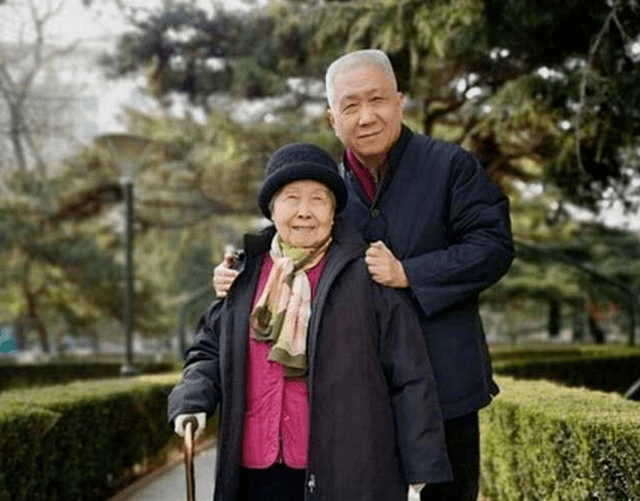 被问身家百亿的感受，马未都直言：“就我这点钱，跟我妈没得比”_母亲_因为_北京