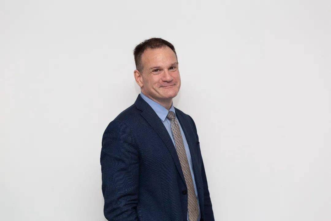 舍弃顶尖公立、卖掉千万学区房，我为什么不后悔选择国际教育路线？_Leo_凯文_孩子