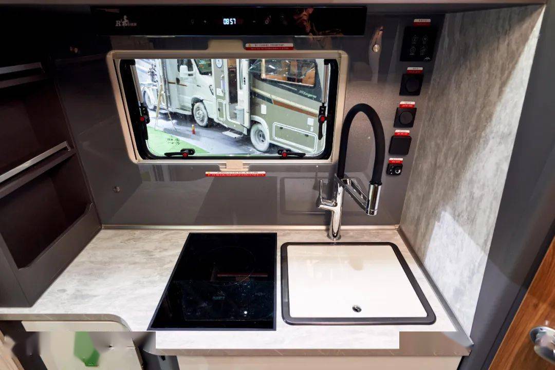 展会开幕日：无拓也有超大会客区 隆翠C610玩家版-W_搜狐汽车_搜狐网