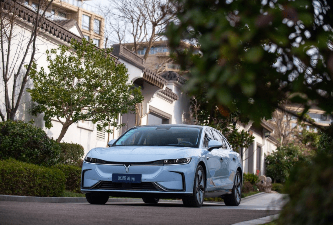 蔚来ET5的价格，ET7的产品水准，岚图追光让“56E”也不香了吗？_搜狐汽车_搜狐网
