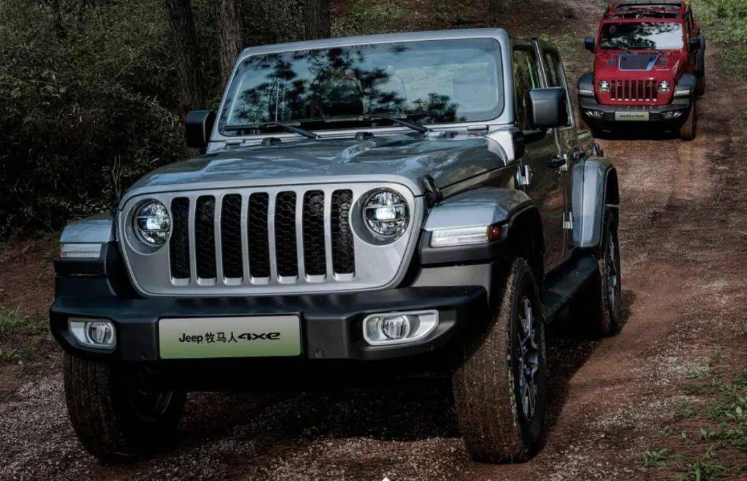 2.0T+9AT，车长近5米，小书包备胎，3把锁越野神器，大G都服气_搜狐汽车_搜狐网