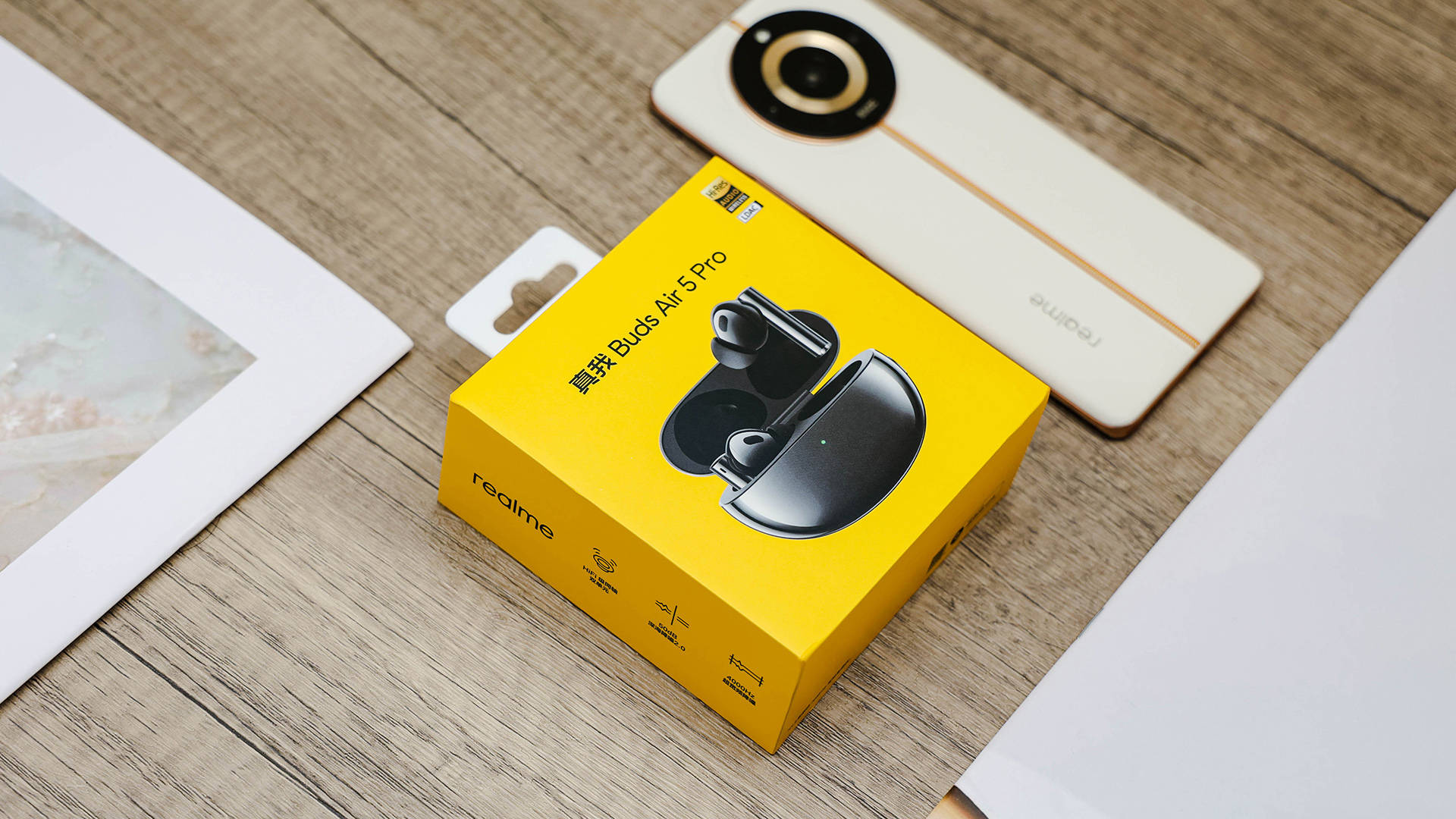 50db超强降噪 耳机也越级！真我Buds Air5 Pro图赏