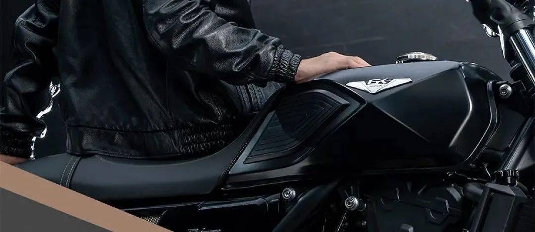 售价25980！国产双缸街车新卷王，高金GK400上市_搜狐汽车_搜狐网