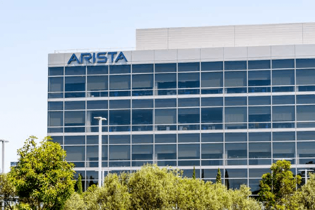 Arista Networks：增长势头正在逐渐降温？_收入_财年_公司