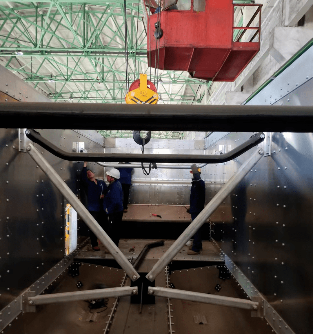 【一线传真】合金事业部C80敞车铝合金撑杆开发项目进行安装测试_尺寸_公司_人员