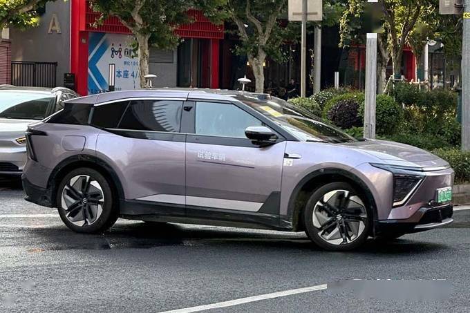 高合HiPhi Y内饰官图！7月15日上市 预计36.9万起_搜狐汽车_搜狐网