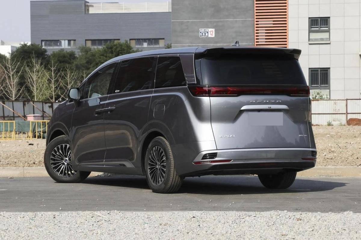 削弱了GL8统治力，岚图梦想家和腾势D9“内斗”，谁才懂豪华？_搜狐汽车_搜狐网