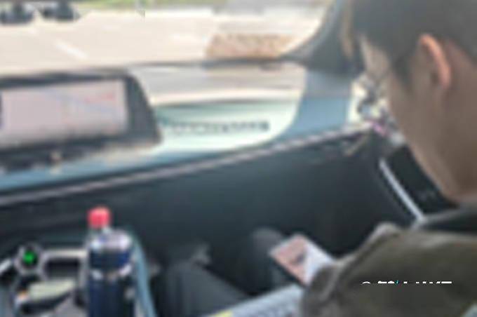 荣威D7增程版曝光！首搭新1.5L发动机 PK深蓝SL03_搜狐汽车_搜狐网