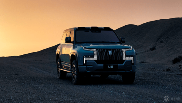 比亚迪仰望 U8 部分参数及配置出炉：功率 880 千瓦，零百加速 3.6s，7 块大屏_搜狐汽车_搜狐网