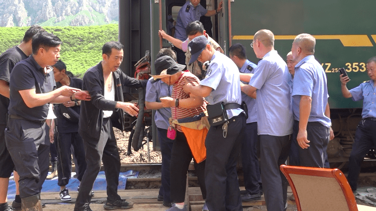 现场直击！K396次、Z180次、K1178次列车旅客转运纪实-名城苏州新闻中心