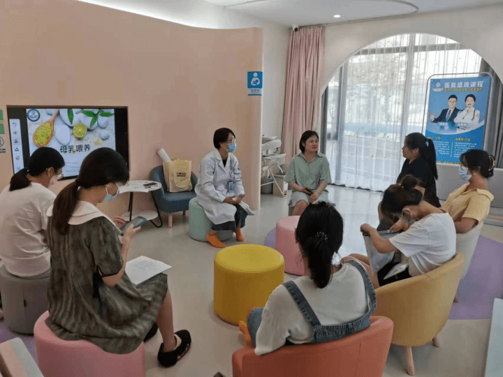 健康小站丨重返职场的孕妈该如何进行母乳喂养?这几点要注意妈妈婴儿朱嘉