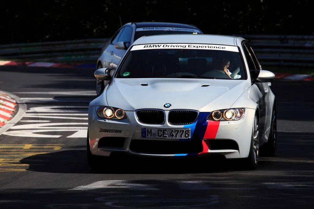 罕见的4门M3 E90，GTS 1/18树脂模型试玩_搜狐汽车_搜狐网