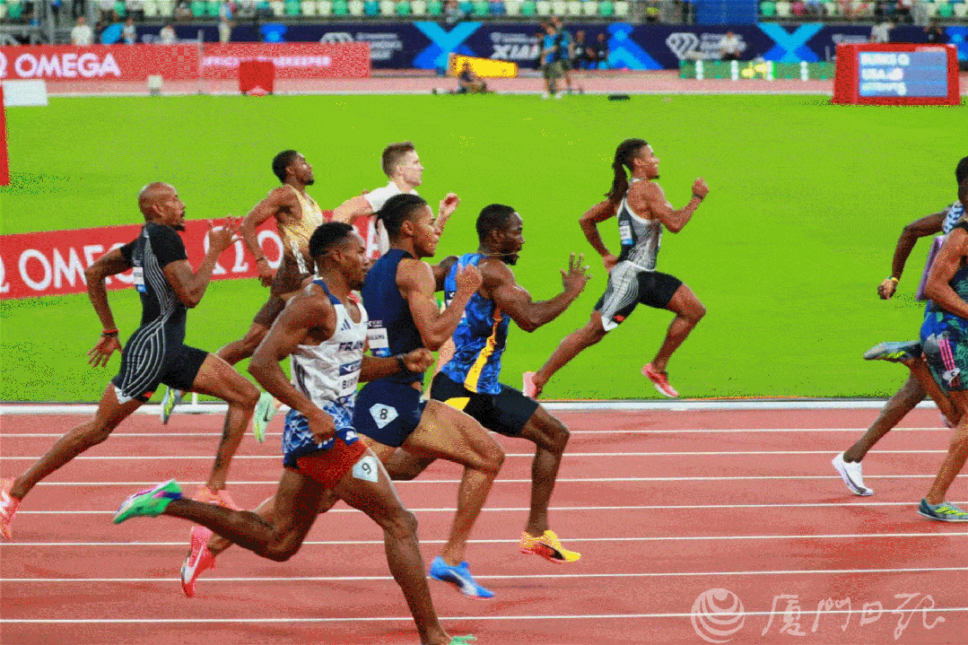 超燃！巨星逐鹭！今夜，这里沸腾了！世界冠军从我们眼前跑过_比赛_女子_选手