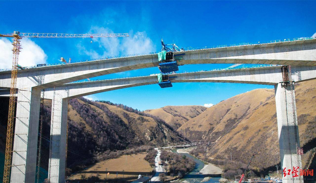 离2025年通车又近一步!久马高速最大跨径连续刚构桥合龙 工程 指导 施工