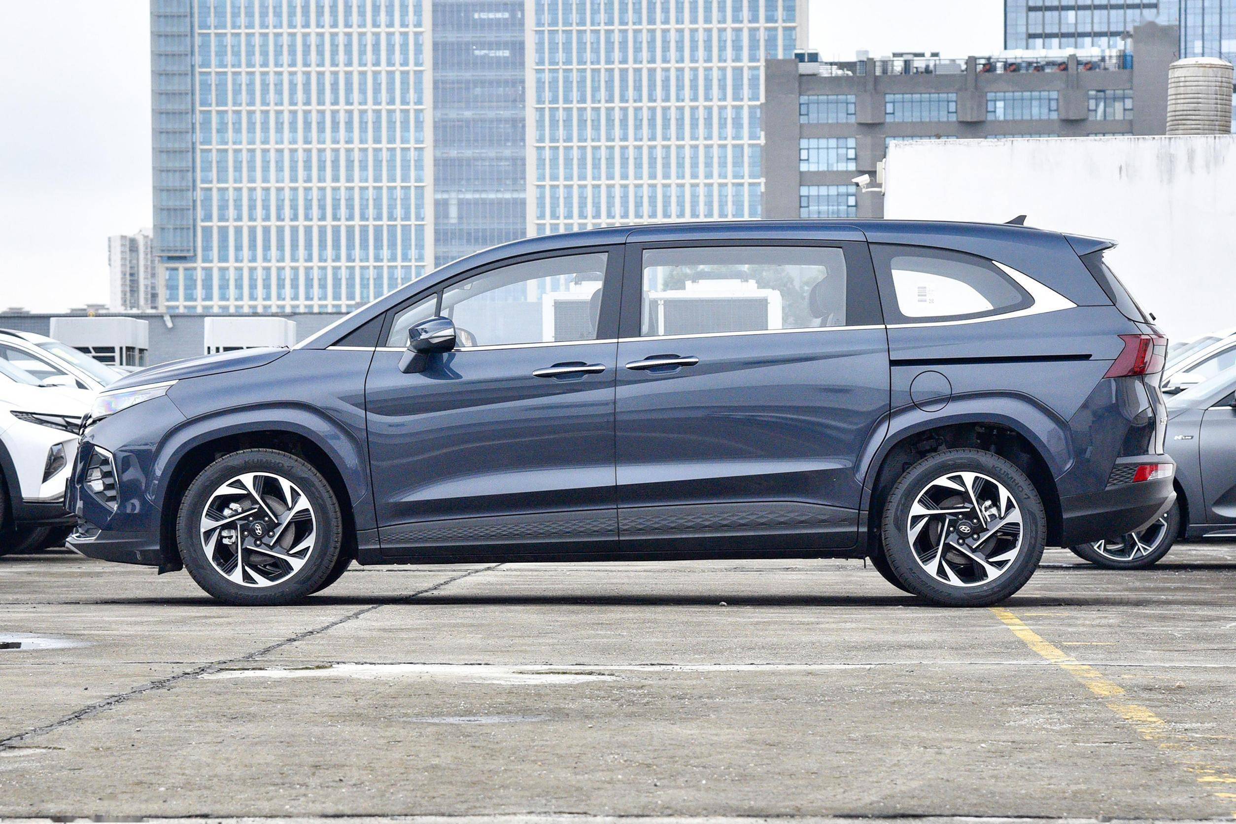 MPV市场特立独行，全系8AT变速箱，现代库斯途值得购买吗？_搜狐汽车_搜狐网