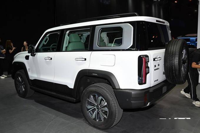 全系降价！北京全新BJ40售17.98万起 车身加长16cm_搜狐汽车_搜狐网