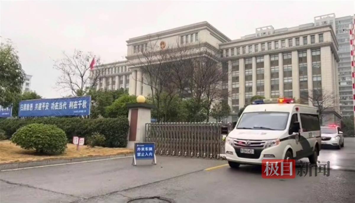 男子与前妻吵架,酒后放火烧了自家房屋,这也构成犯罪曹某熊某被告人
